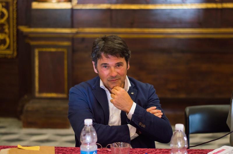 Il valore dell’amicizia e la passione per la scrittura: l’imprenditore ...