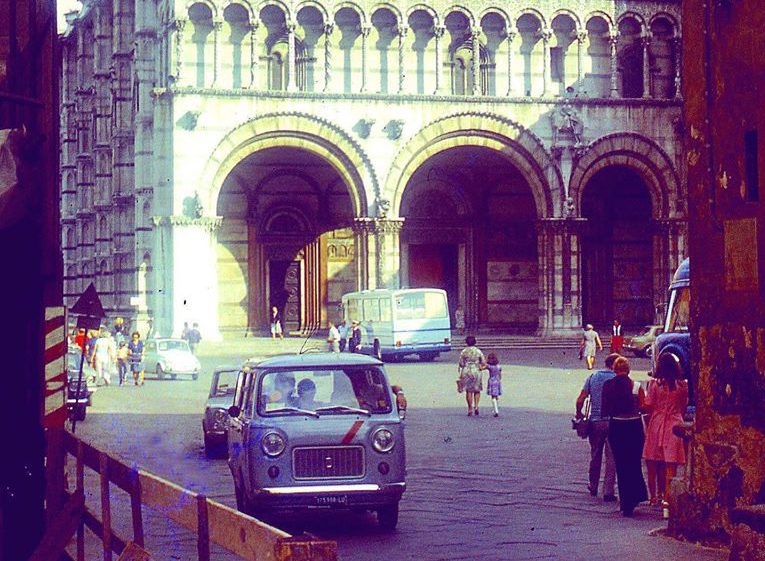 La viabilità nel centro storico: quando l’auto si muoveva in ogni via ...